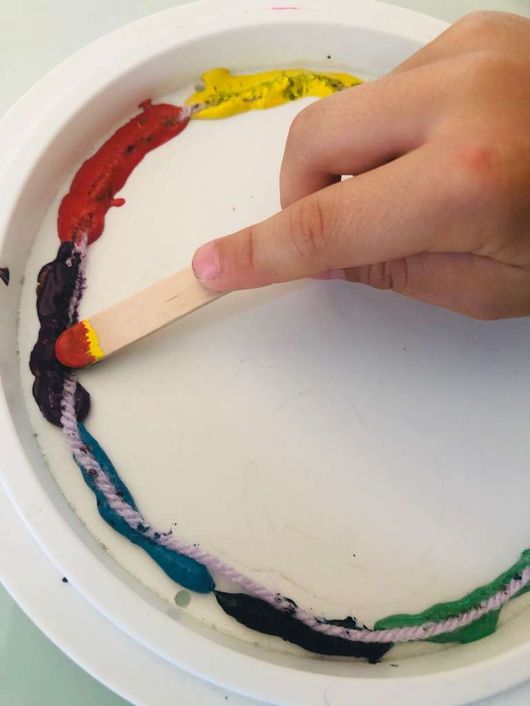 How to Make a Flower Using Strings